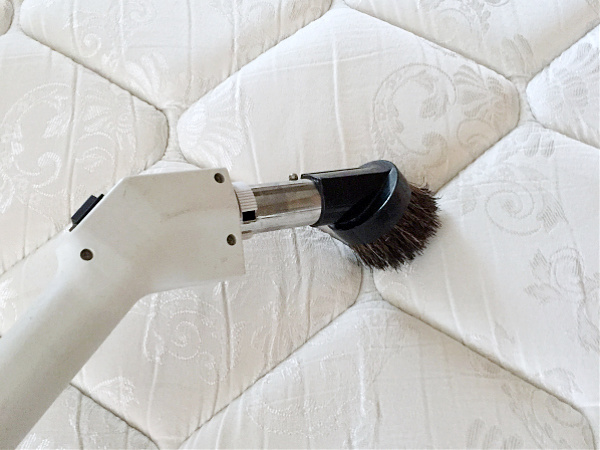 How to Clean A Mattress | Deep Clean A Mattress At Home - Lemons ...