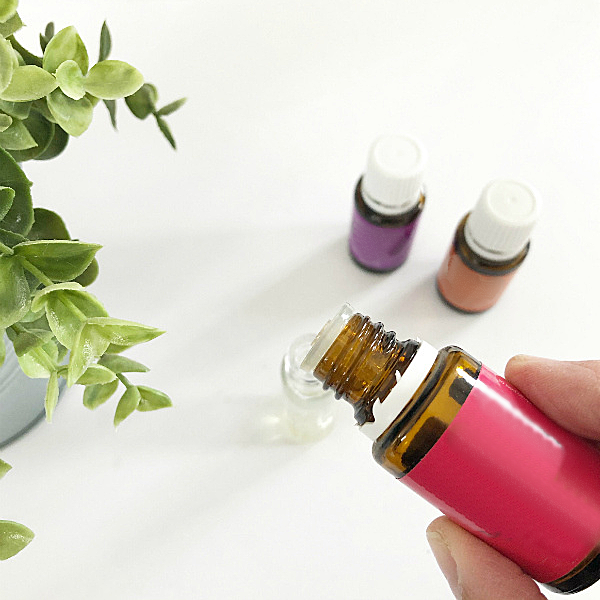 DIY Perfume | How to Make Perfume with Essential Oils - Lemons ...